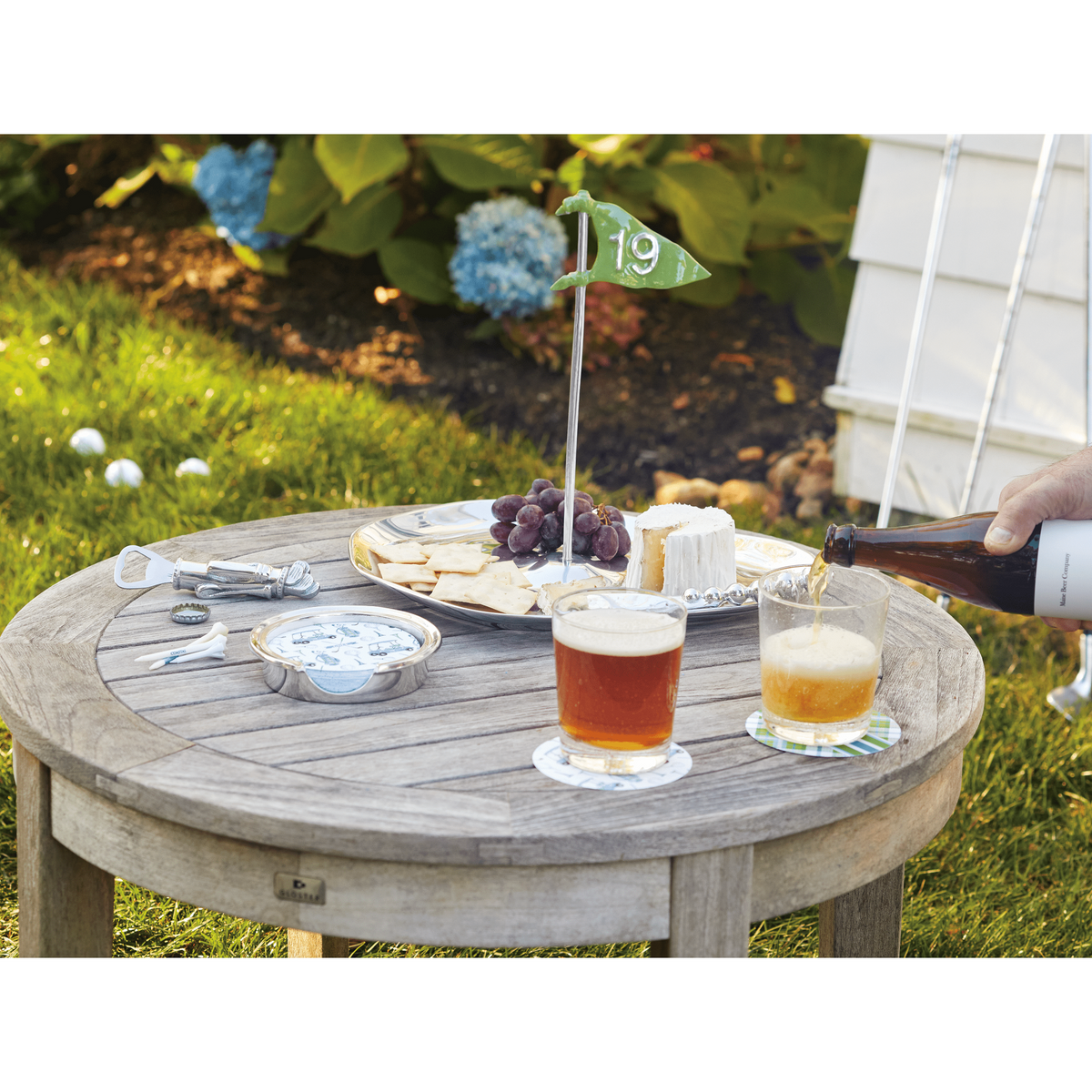 Mariposa 19th Hole Server – Lifelong Collectibles