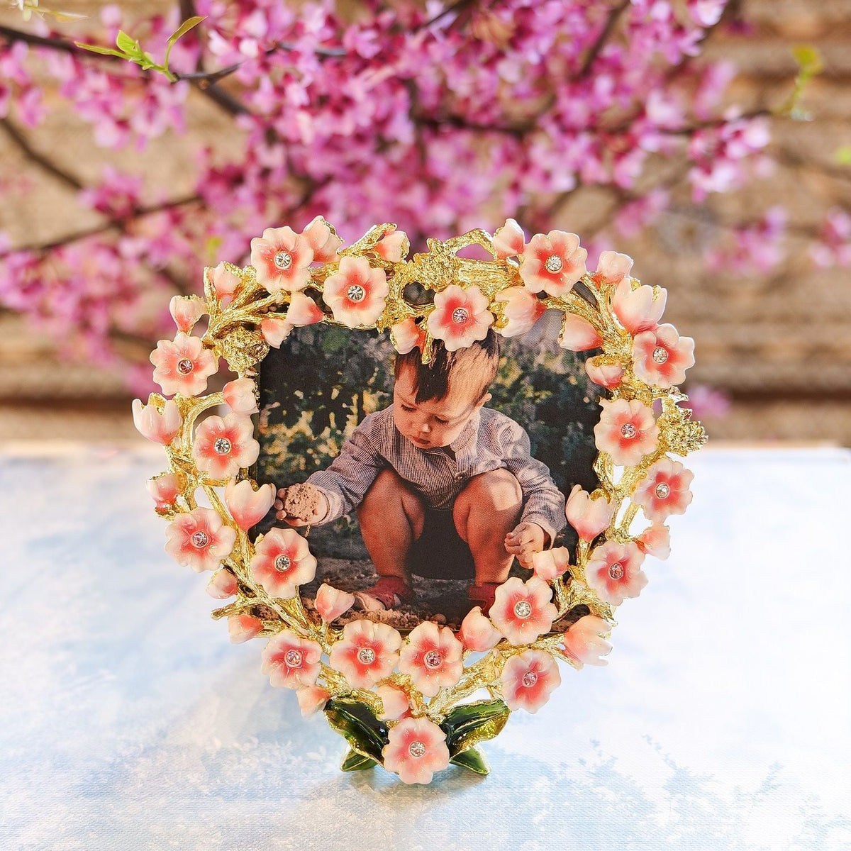 Olivia Riegel Bella Heart Frame – Lifelong Collectibles